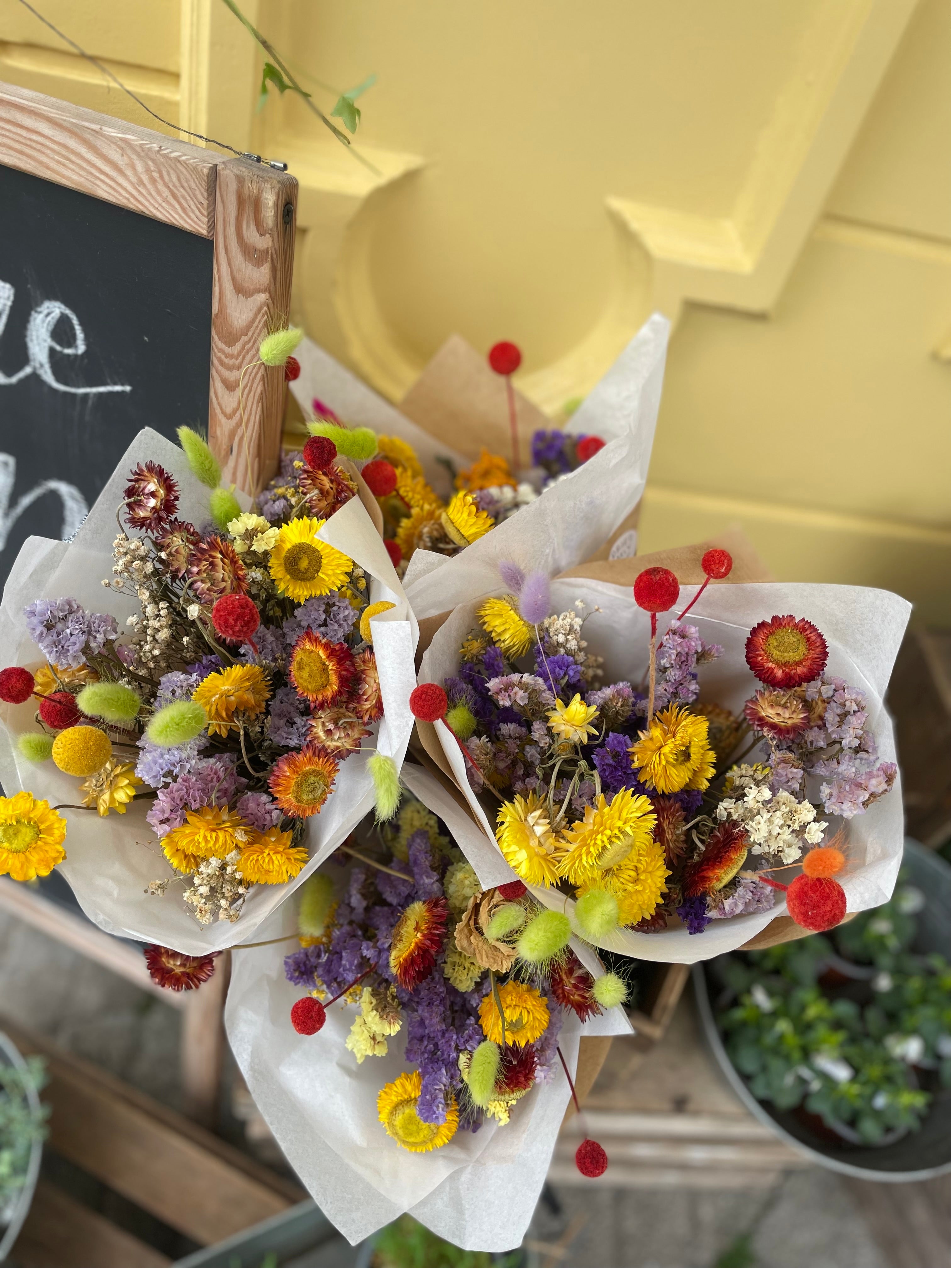 Dried flowers posy – Broughton Street Flowers